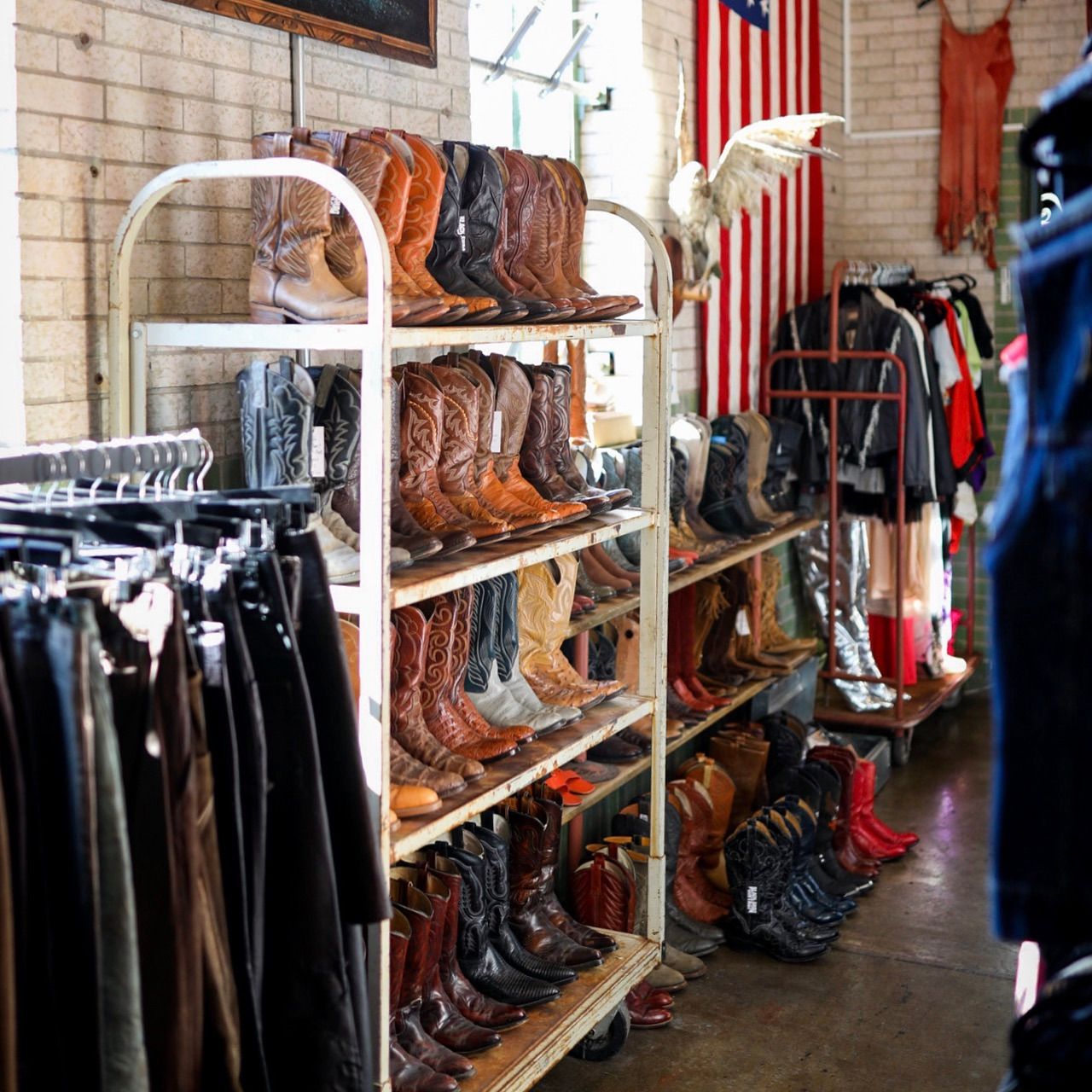 Black Shag Vintage Flagship Store